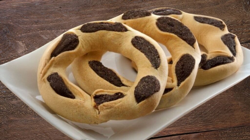 Maltese Honey Ring: Pastry, Secrets, and Treacle - The Pie Journal